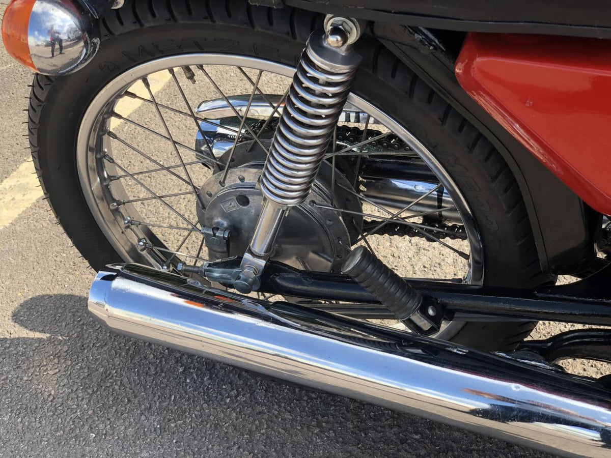 Yamaha RD125 DX 1976 – We Sell Classic Bikes