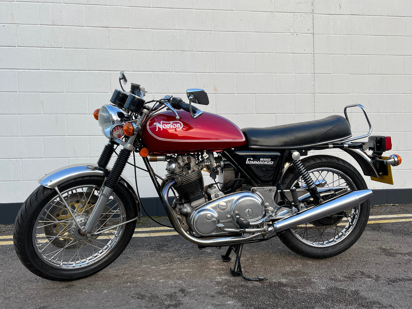 Norton Commando 850cc Electric Start 1975 – We Sell Classic Bikes