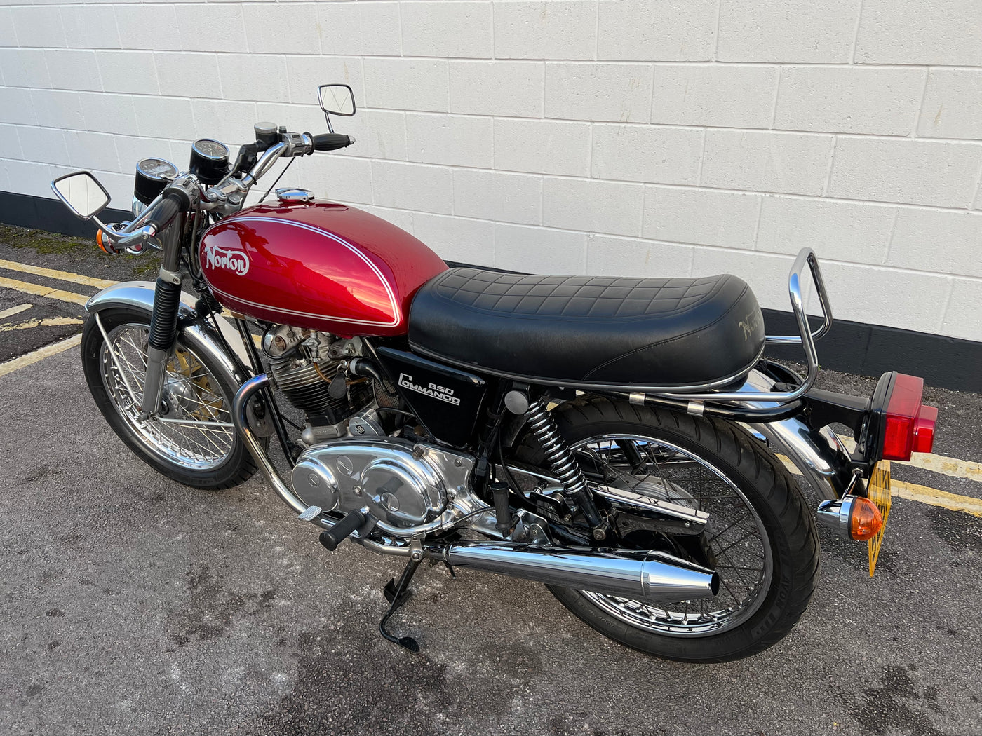 Norton Commando 850cc Electric Start 1975 – We Sell Classic Bikes