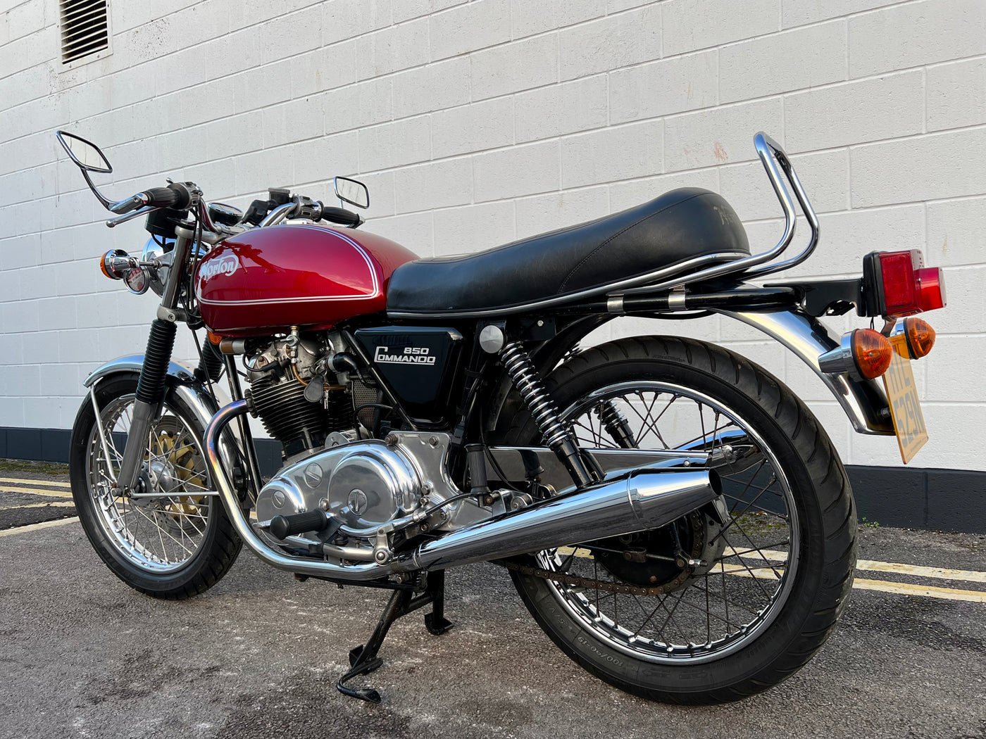 Norton Commando 850cc Electric Start 1975 – We Sell Classic Bikes