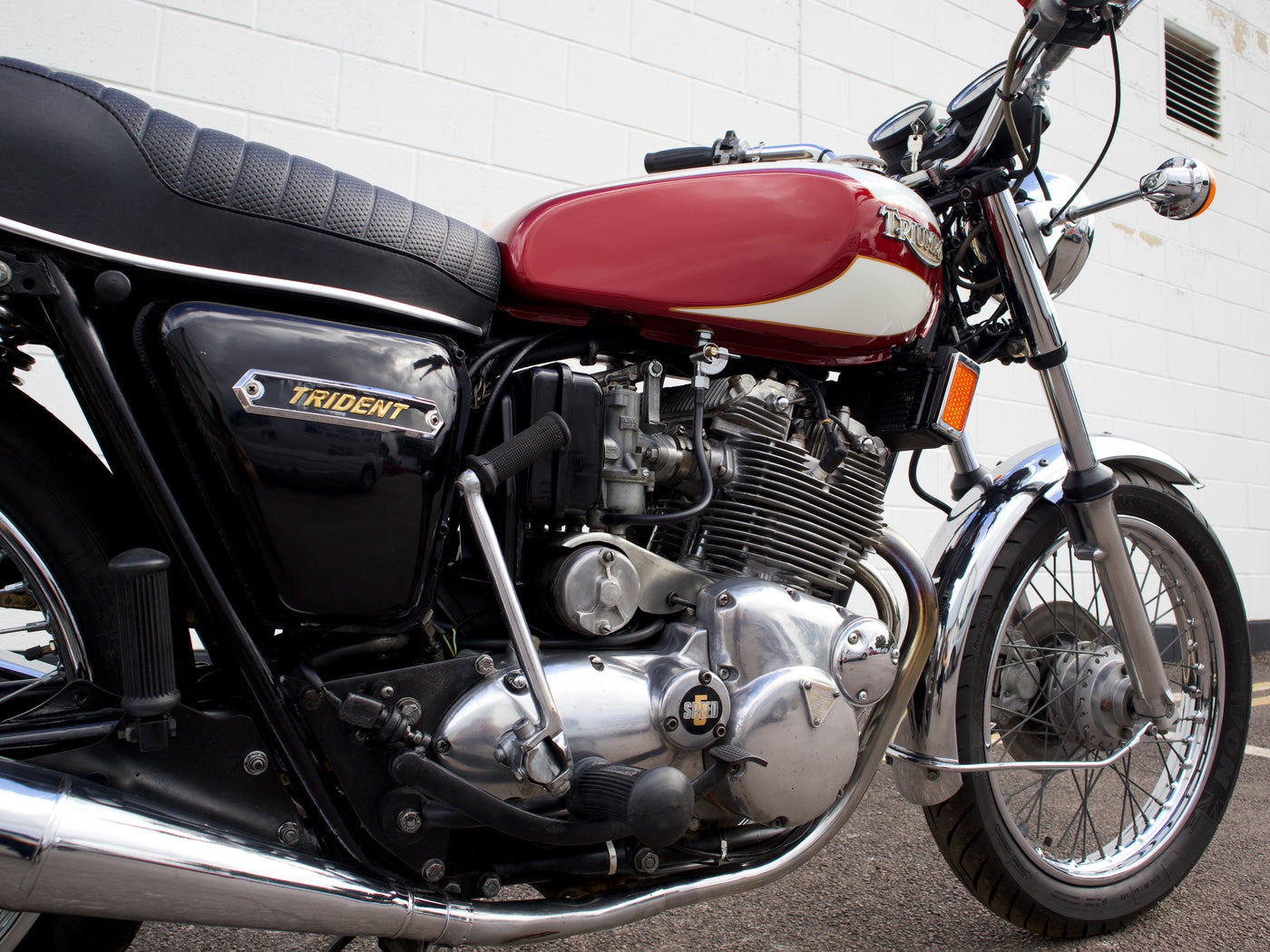 Triumph T160 Trident 750cc 1975 – We Sell Classic Bikes