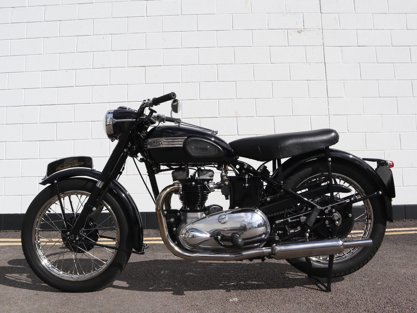 Triumph Blackbird Replica 650cc 1952 – We Sell Classic Bikes