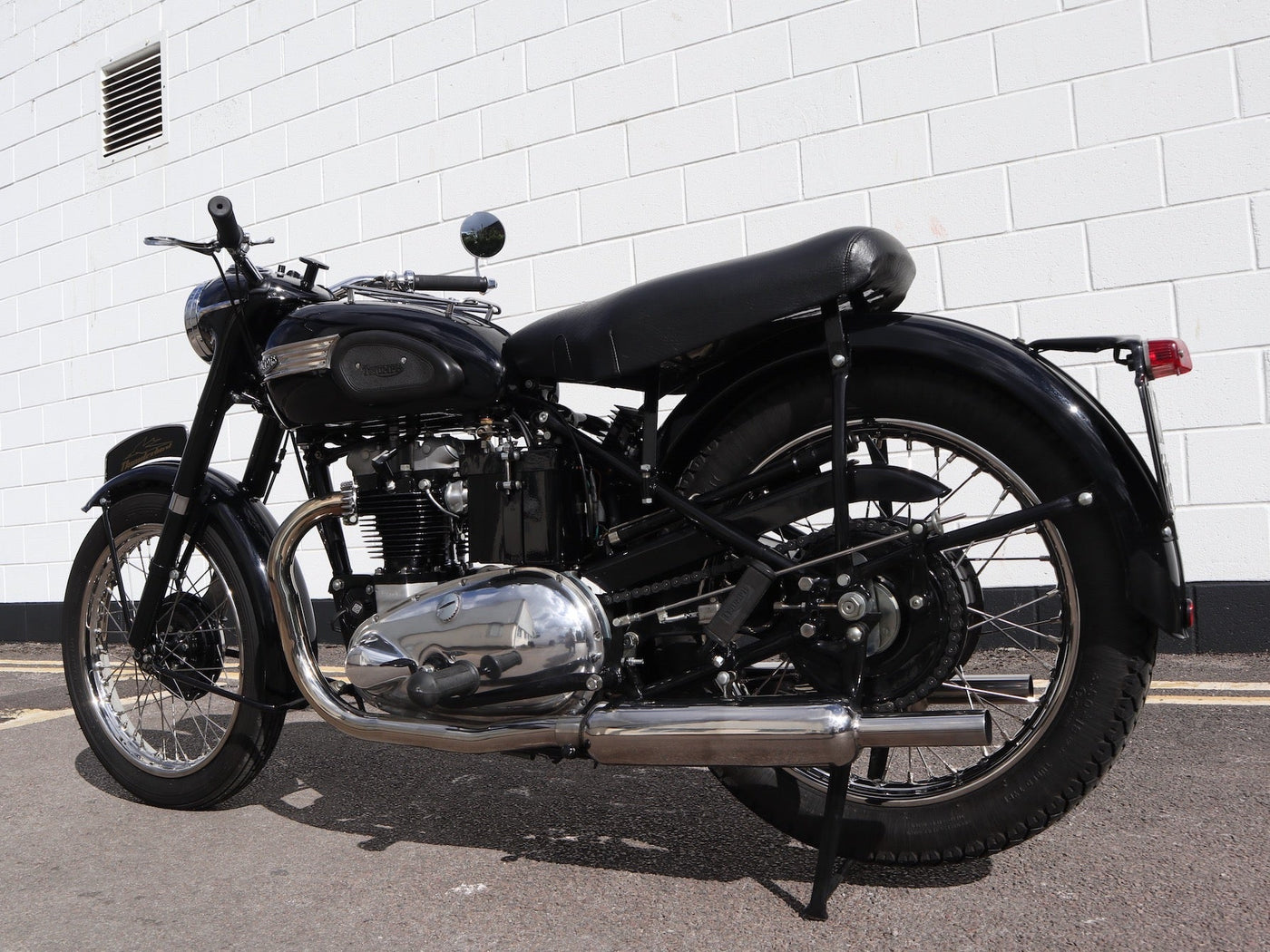 Triumph Blackbird Replica 650cc 1952 – We Sell Classic Bikes