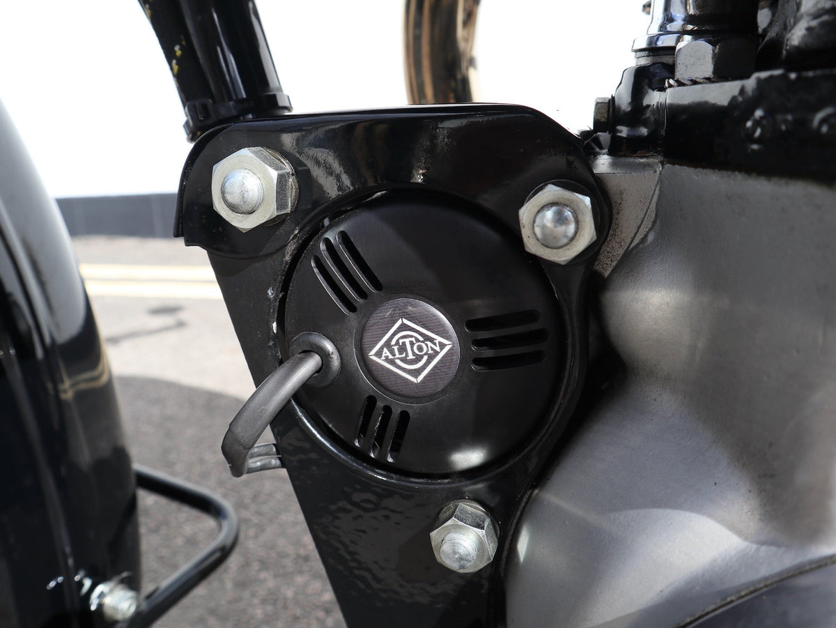 Triumph Blackbird Replica 650cc 1952 – We Sell Classic Bikes